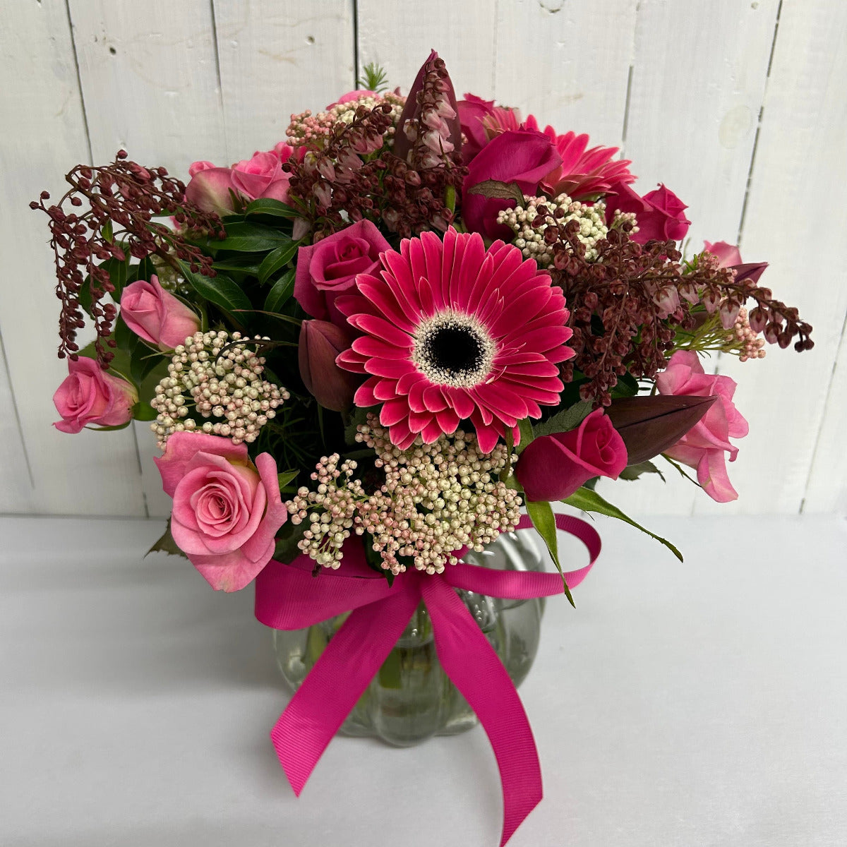 Pink Perfection Posy - Comes complete with glass vase – Moffatt's ...